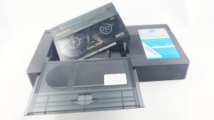 Hi8 und Video 8 Adapter-Kassette VHS - Galfe Medienproduktion